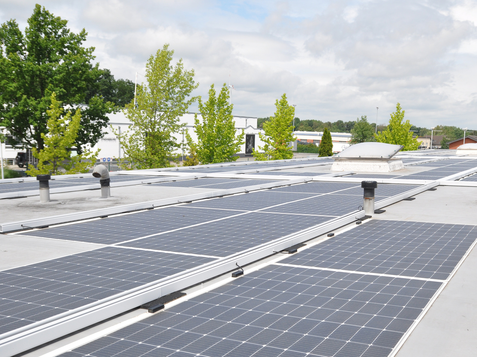 Photovoltaik Montage - Photovoltaikmontagen.de - DIE MONTAGEPARTNER